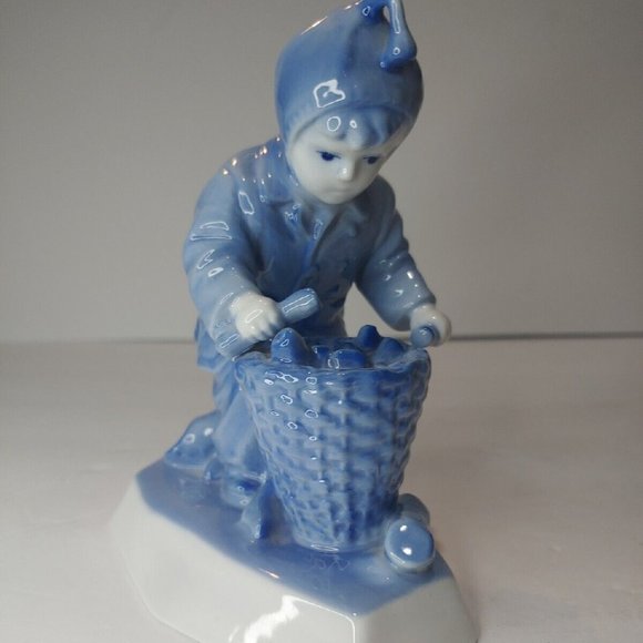 Zsolnay Pecs | Art | Vintage Zsolnay Pecs Hungary Porcelain 6 Boy Child ...